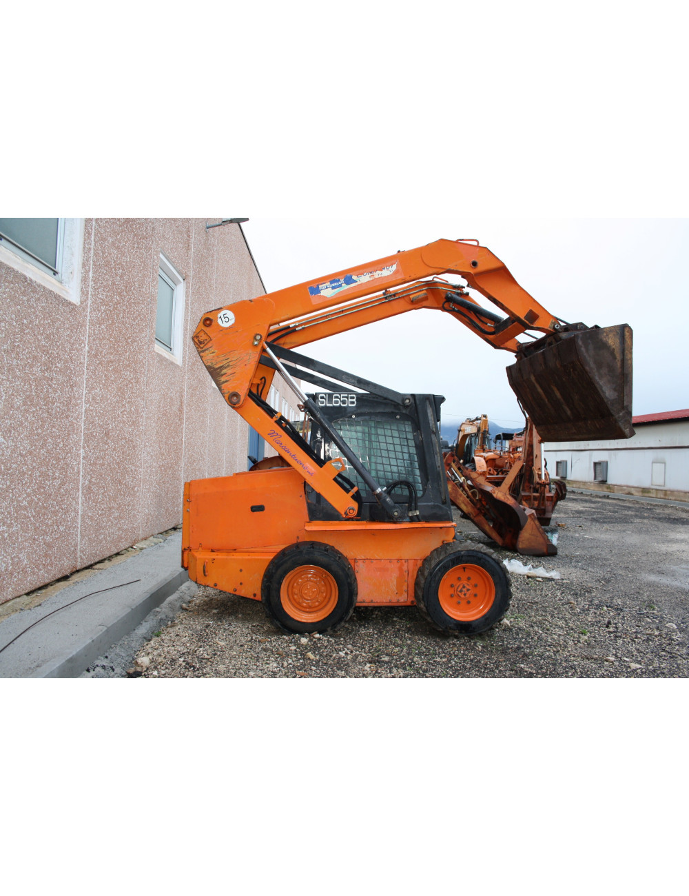 Mini Pala Gommata Fiat Kobelco Mod. SL65 BH