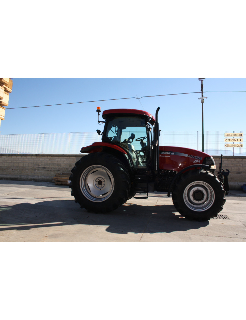 trattore Case MXU135 multicontroller